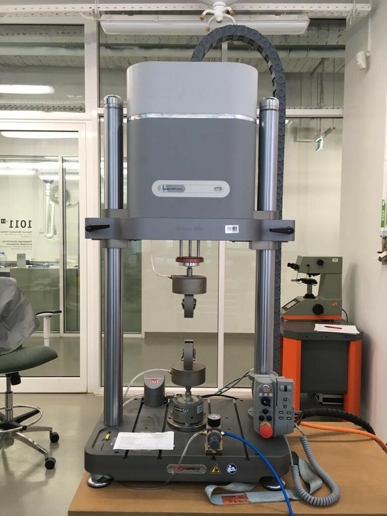 Испытательная машина INSTRON ELECTROPULSE E3000 | Сколтех